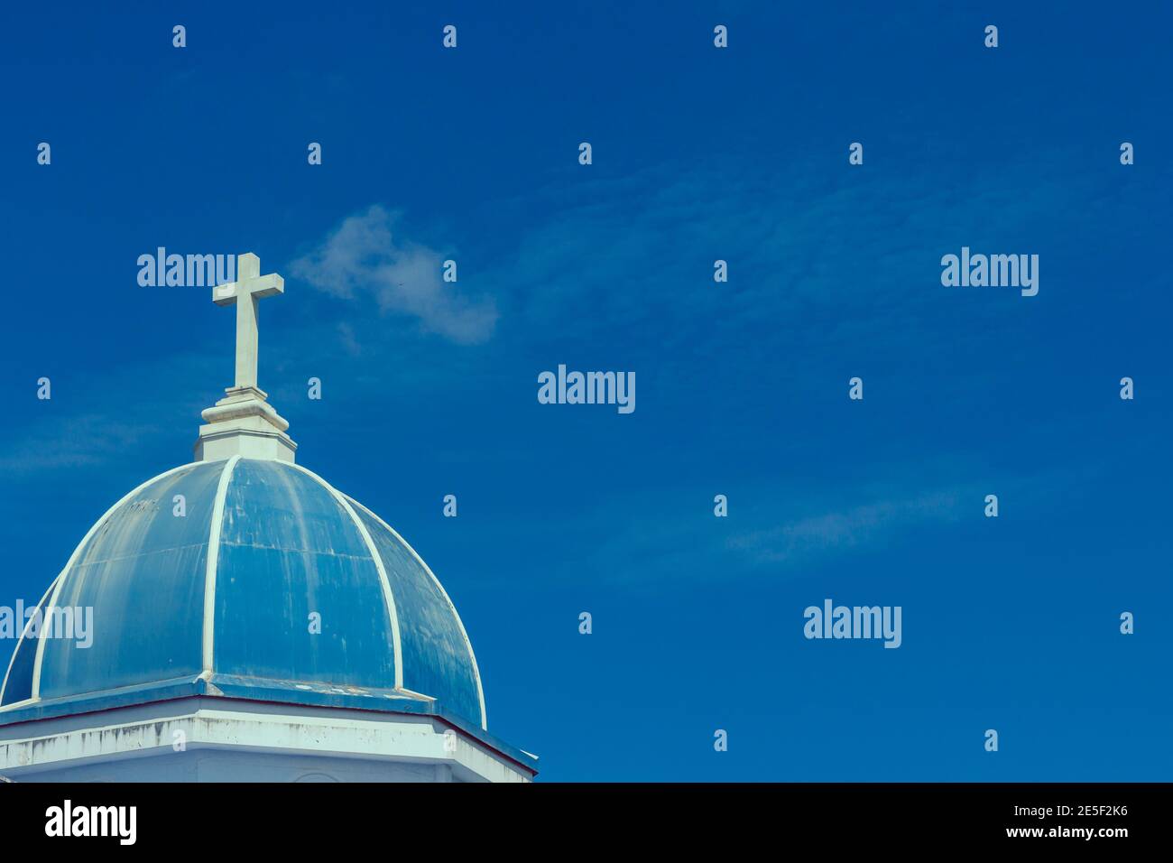 Big white cross hi-res stock photography and images - Alamy