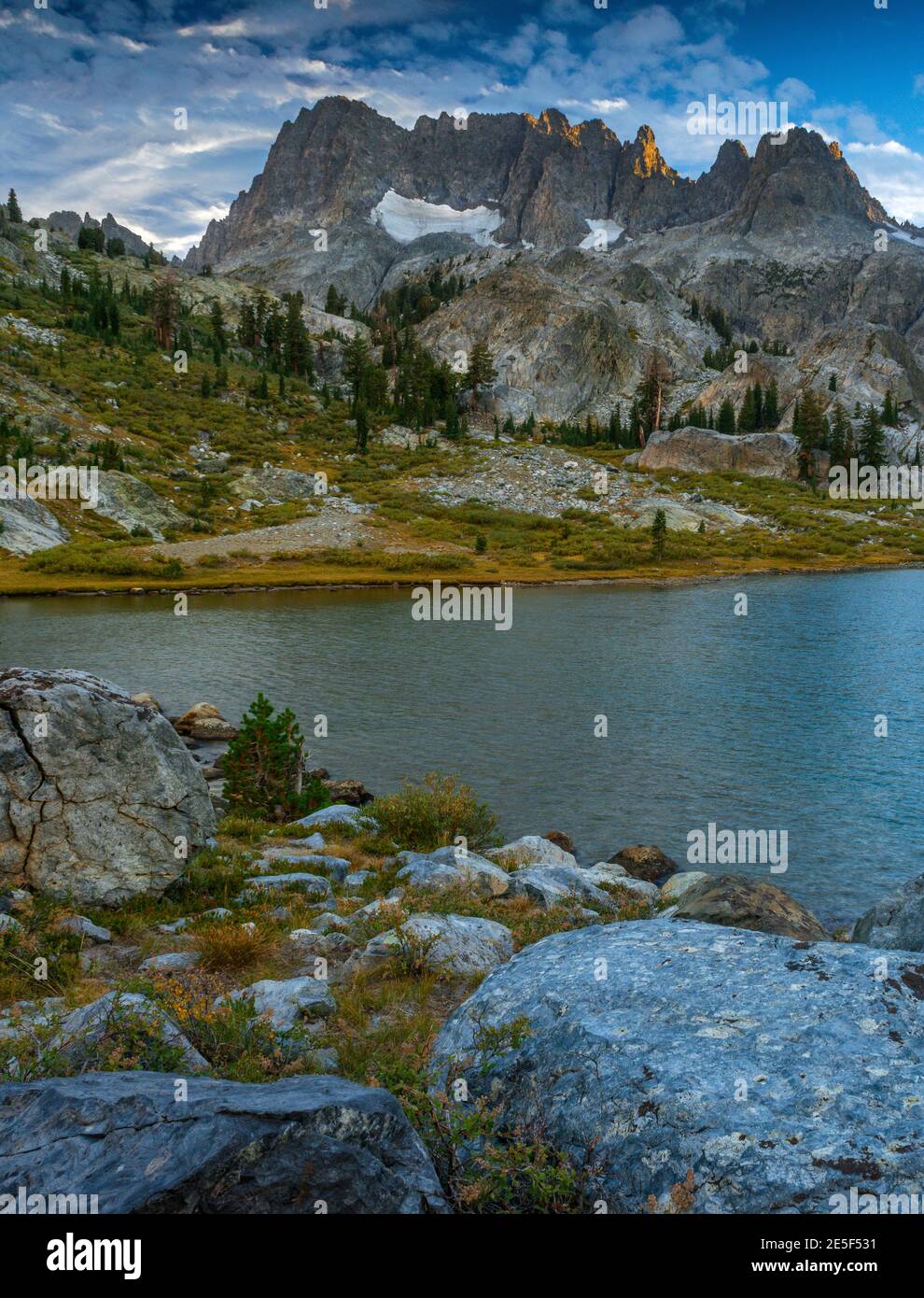 Ediza lake california hi-res stock photography and images - Alamy