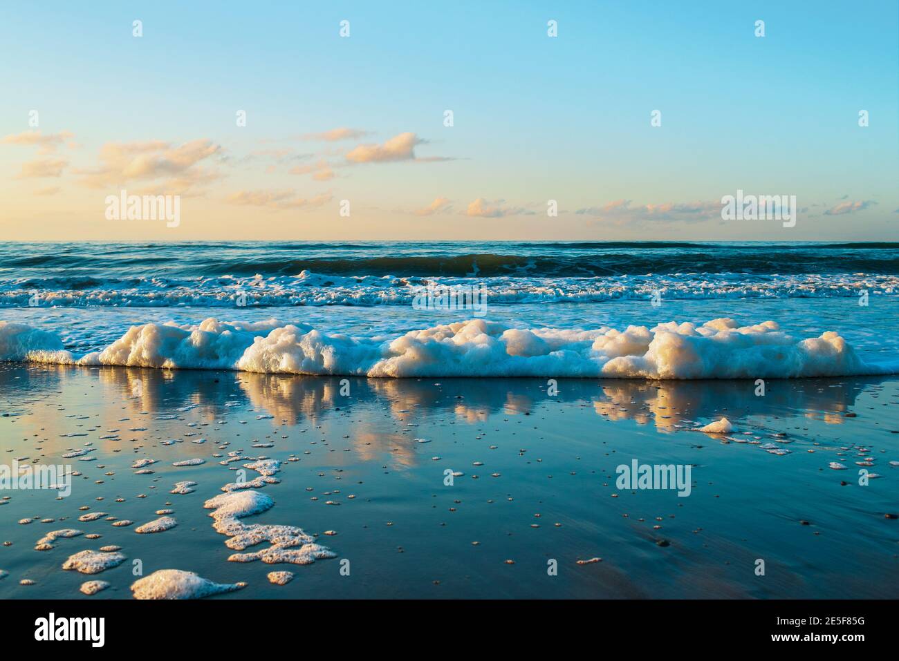 Sea of okhotsk ice hi-res stock photography and images - Alamy