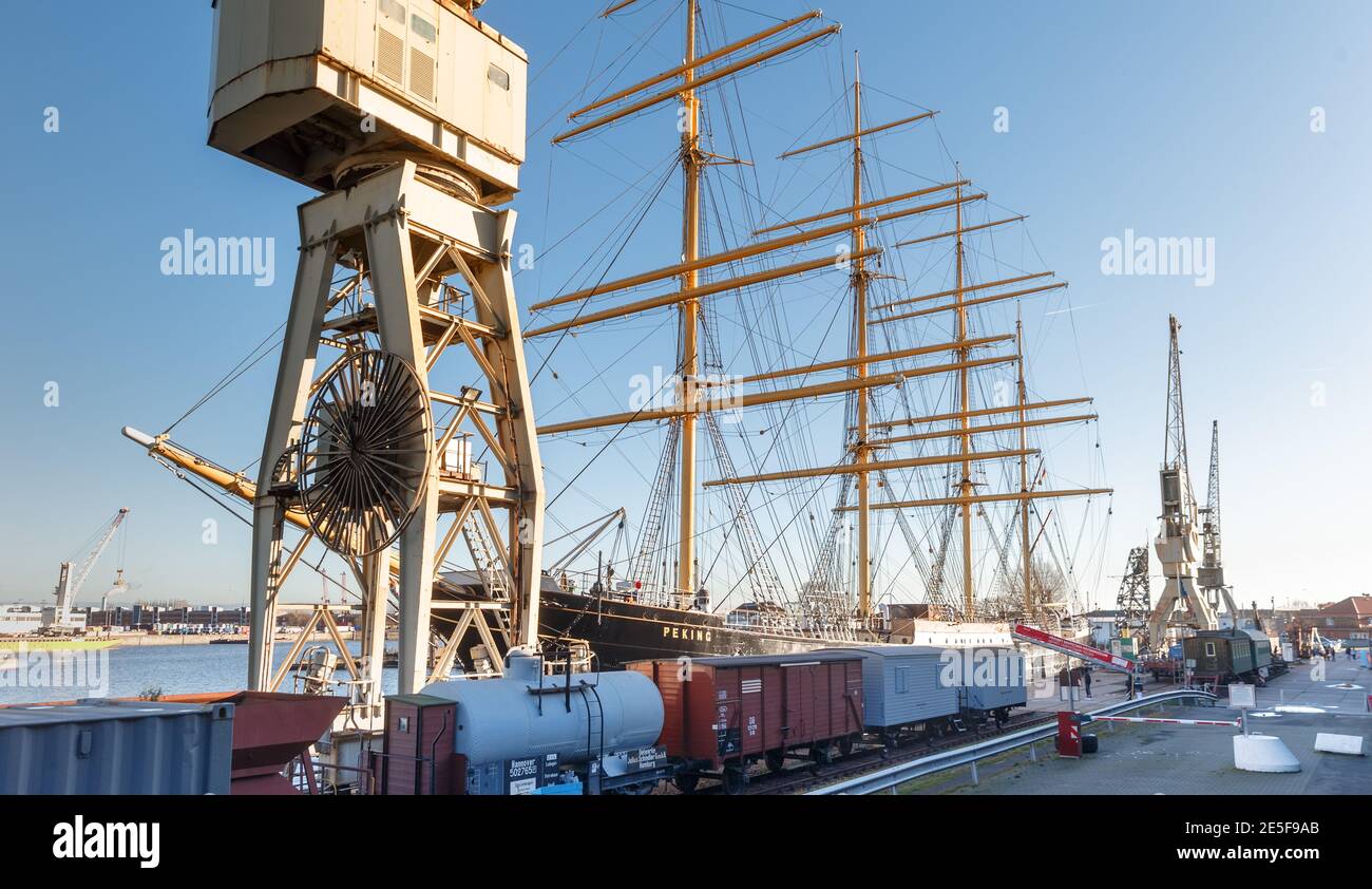 Hamburg, Germany. 25th Dec, 2020. Historic harbour cranes and the four ...