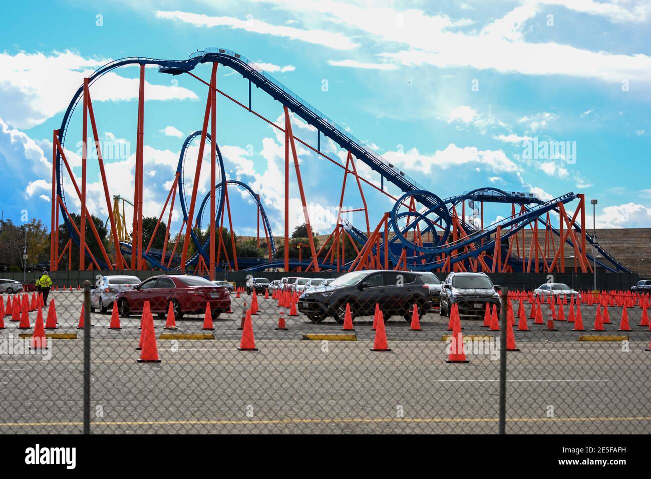 Six flags magic mountain hi-res stock photography and images - Alamy