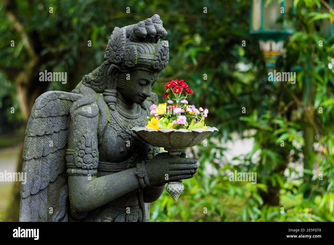 Buddhist monk rituals hi-res stock photography and images - Alamy