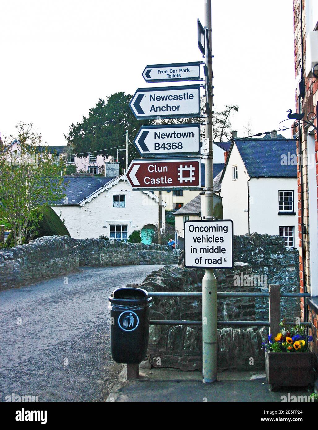 Newcastle old street signs hi-res stock photography and images - Alamy