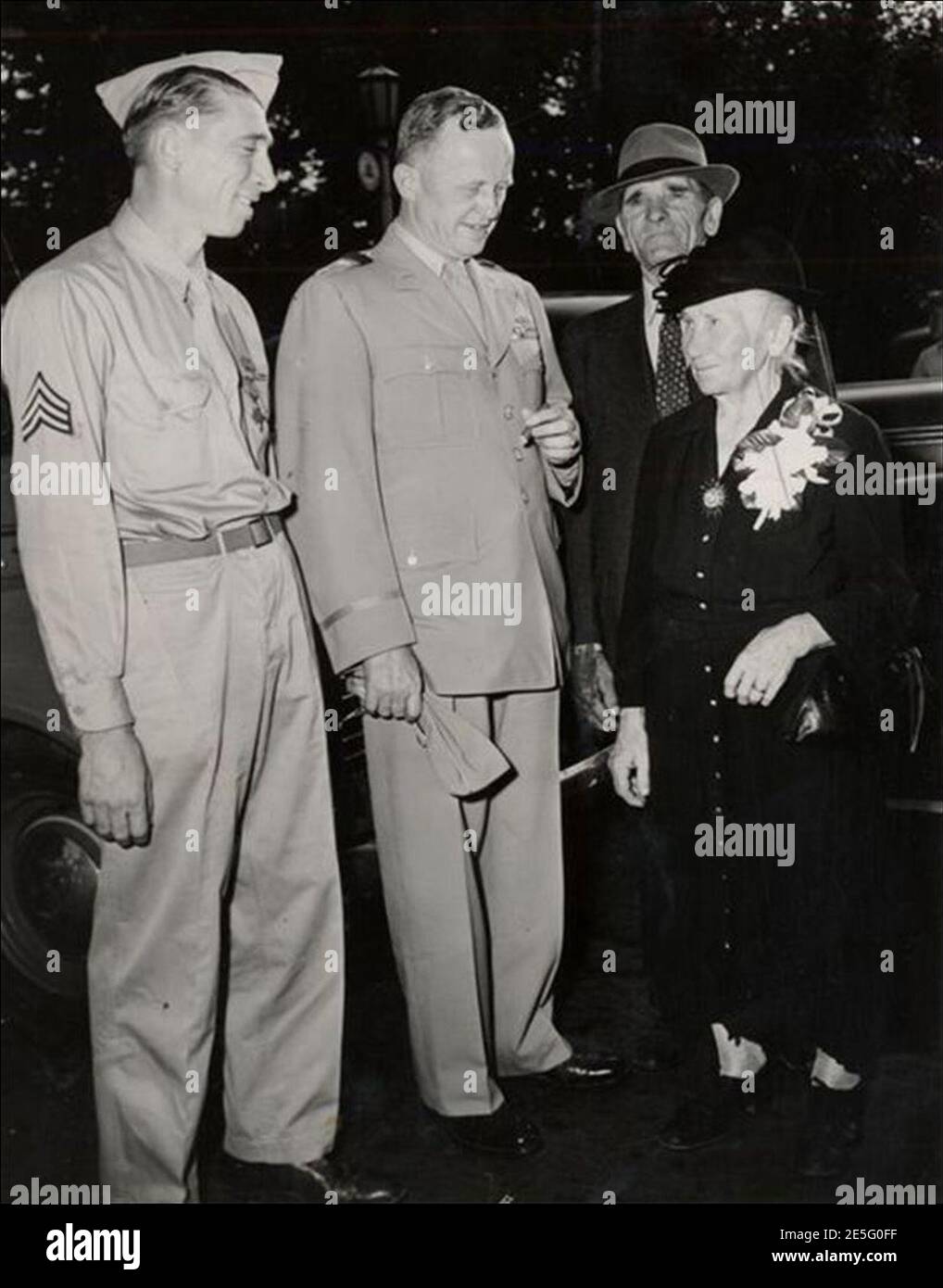 MG John W. Leonard, Alexander A. Drabik and his Parents in Toledo Zoo ...