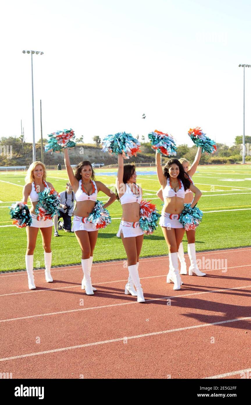 Miami Dolphins cheerleaders visit Guantanamo -e Stock Photo - Alamy