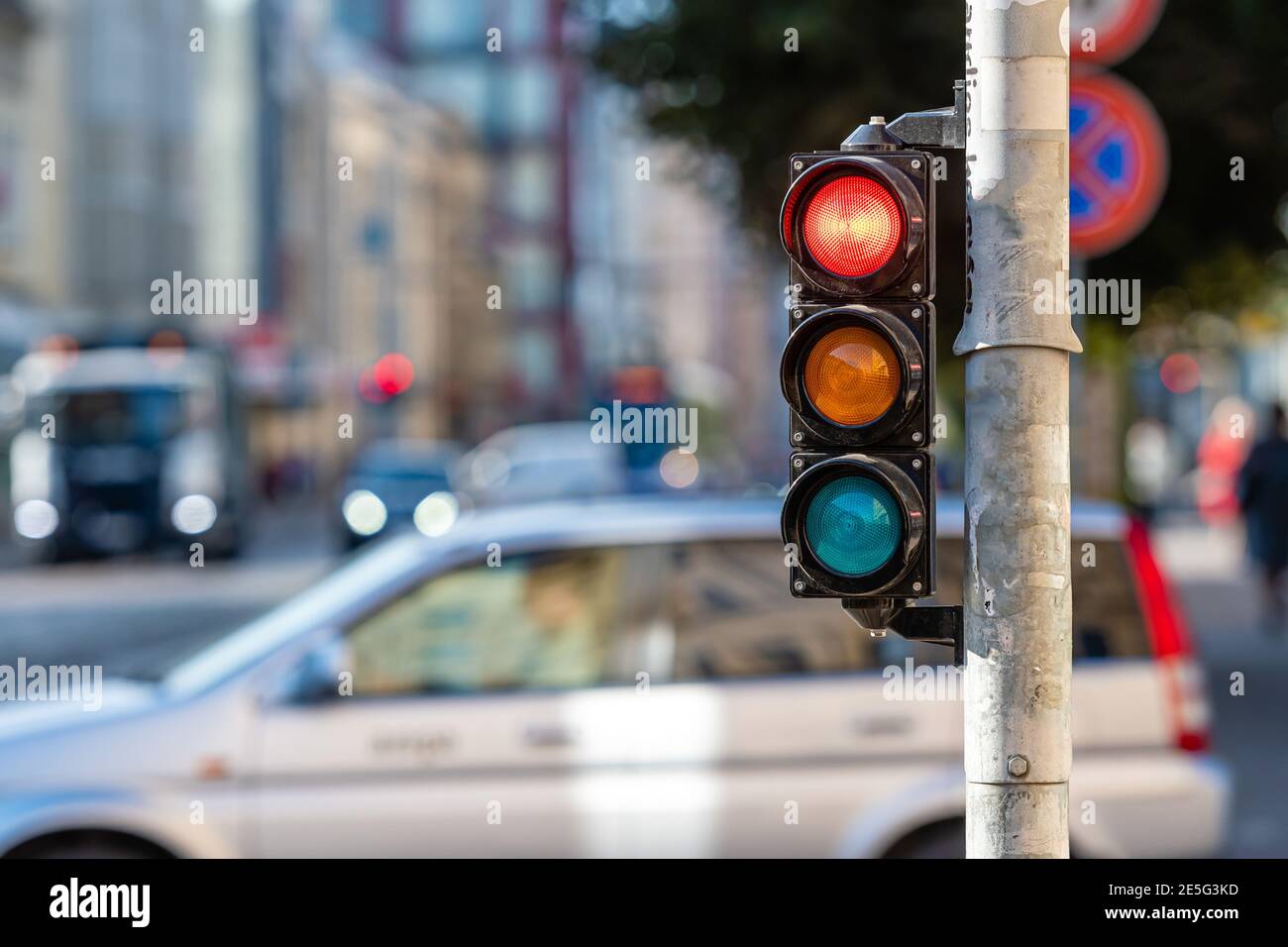 Car Crossing Red Traffic Light High Resolution Stock Photography and ...