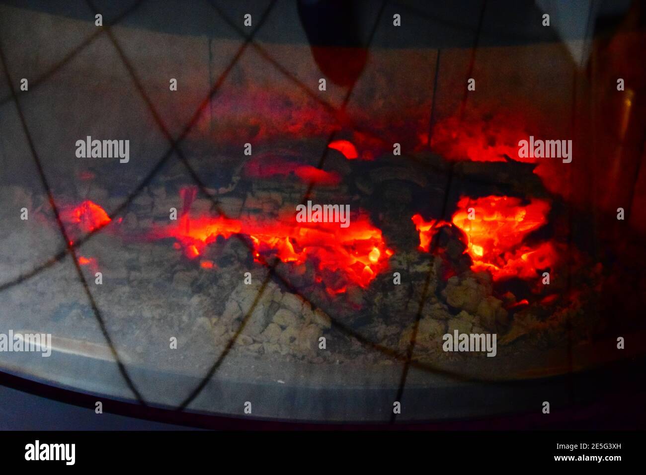 Coal fires hi-res stock photography and images - Alamy