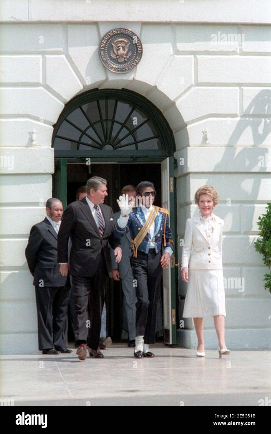 Michael Jackson with the Reagans Uncropped Stock Photo - Alamy
