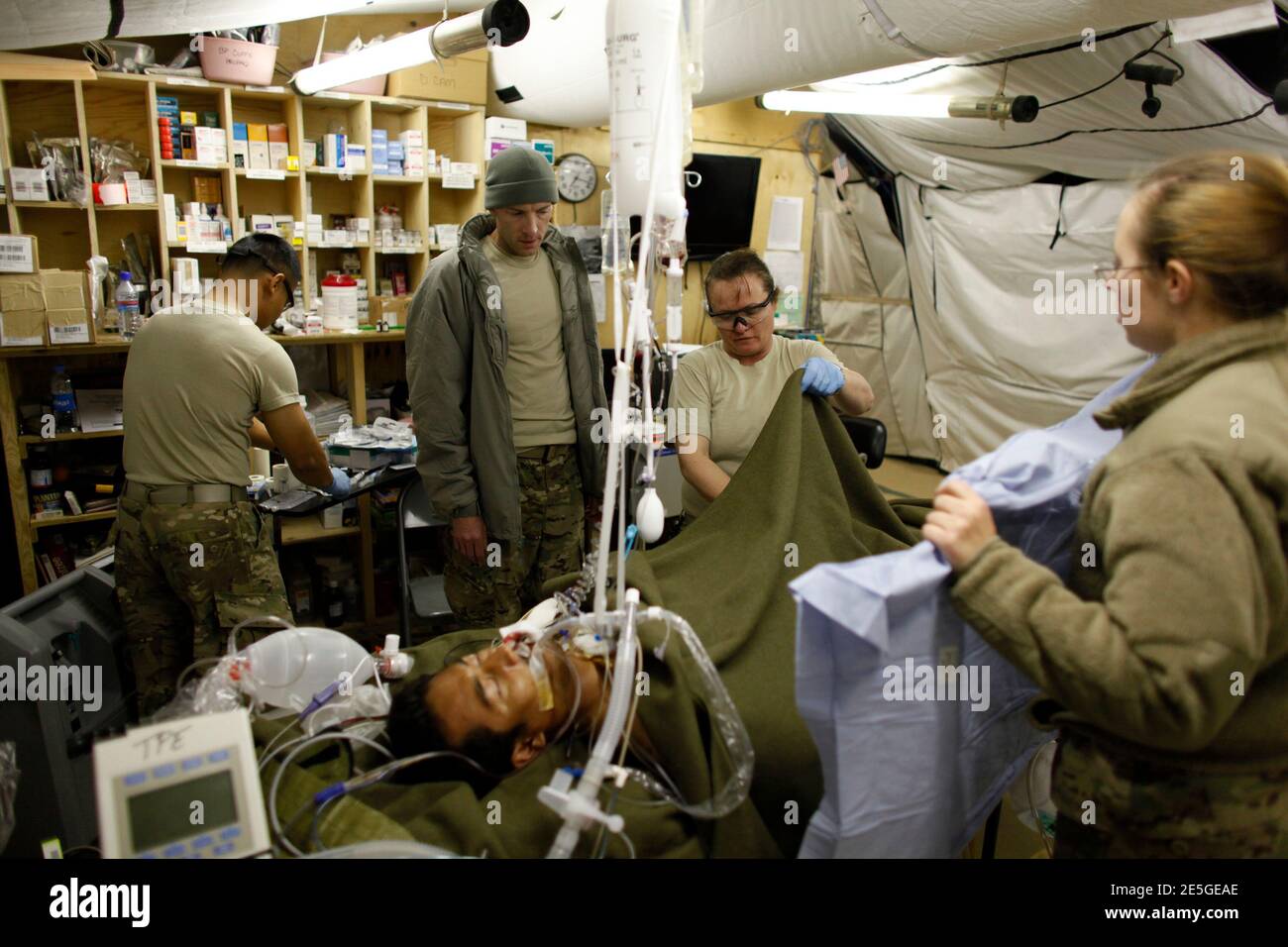 Us army base hospital hi-res stock photography and images - Alamy