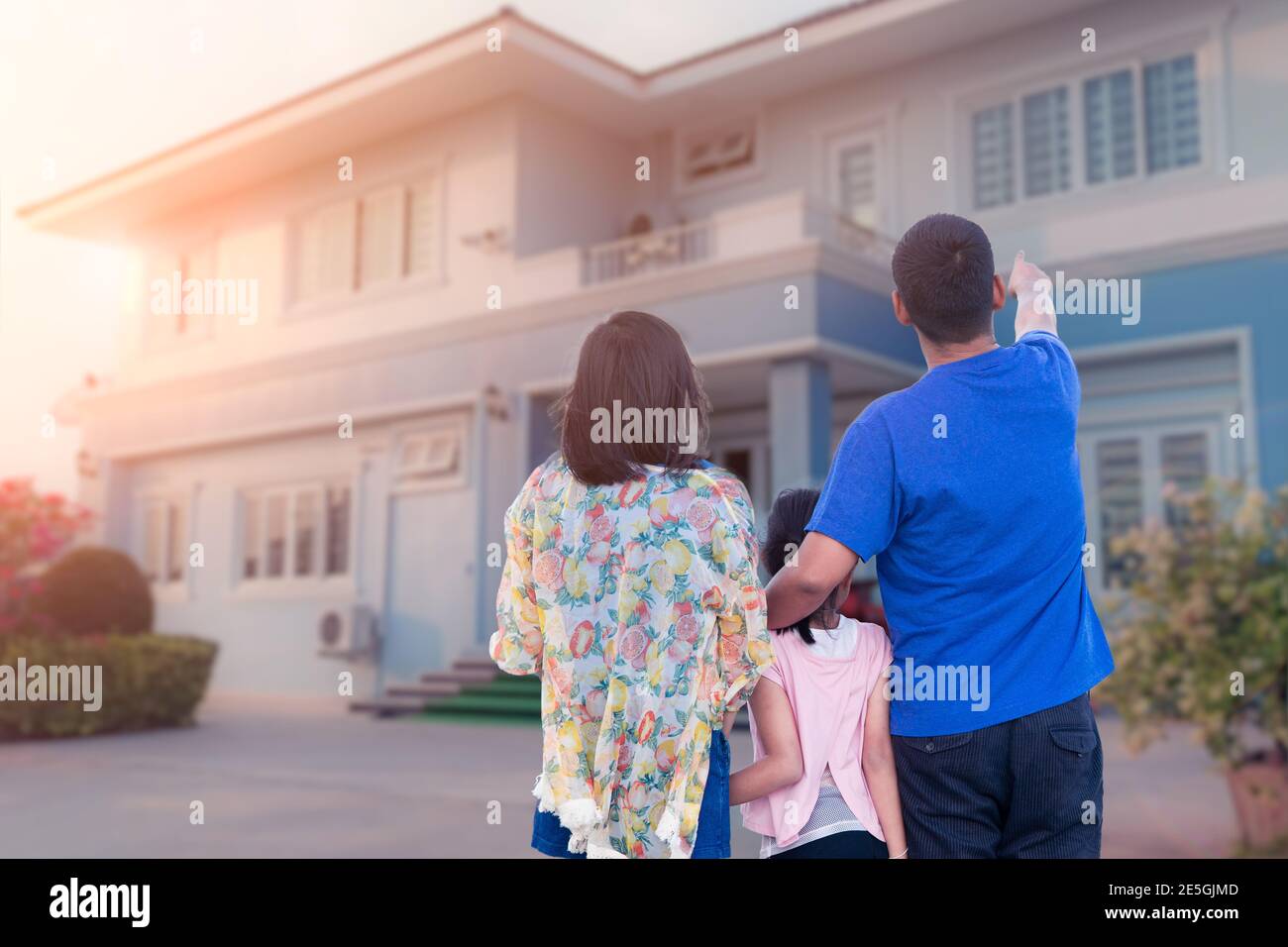 Housefamily hi-res stock photography and images - Alamy
