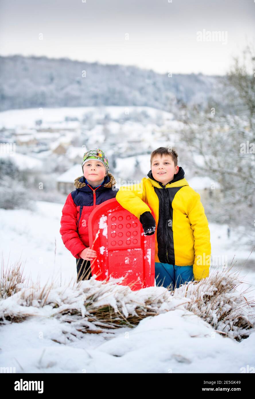 Sledging hi-res stock photography and images - Alamy