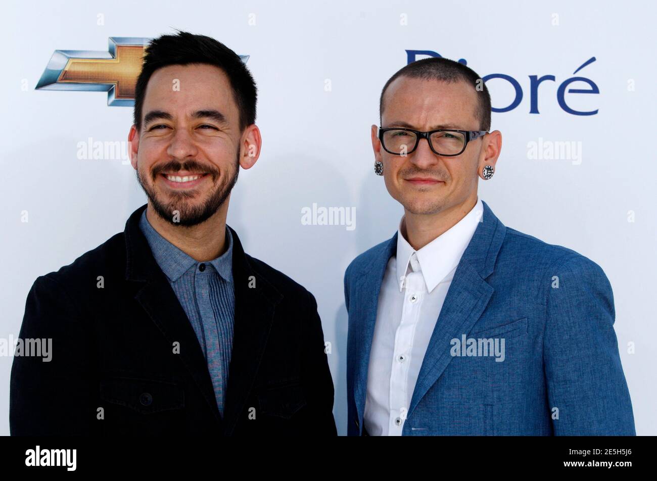 Mike shinoda and chester bennington hi-res stock photography and images ...