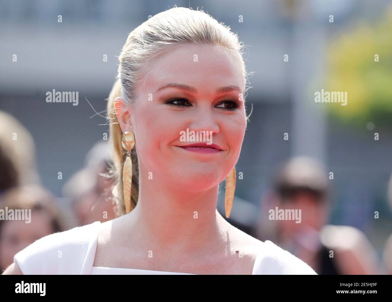 Julia stiles 2011 hi-res stock photography and images - Alamy