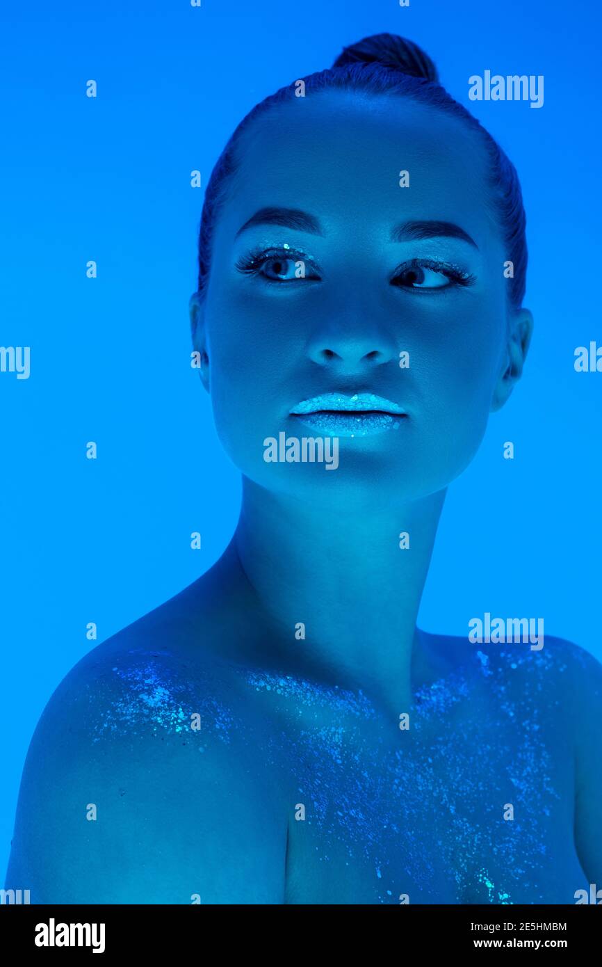 Vintage monochrome alien face hi-res stock photography and images - Alamy