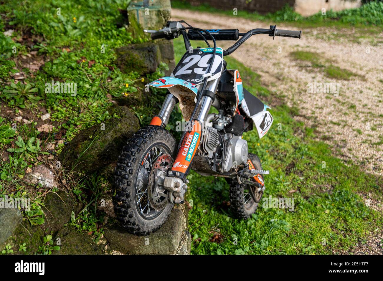 Woman bike italy black and white hi-res stock photography and images ...
