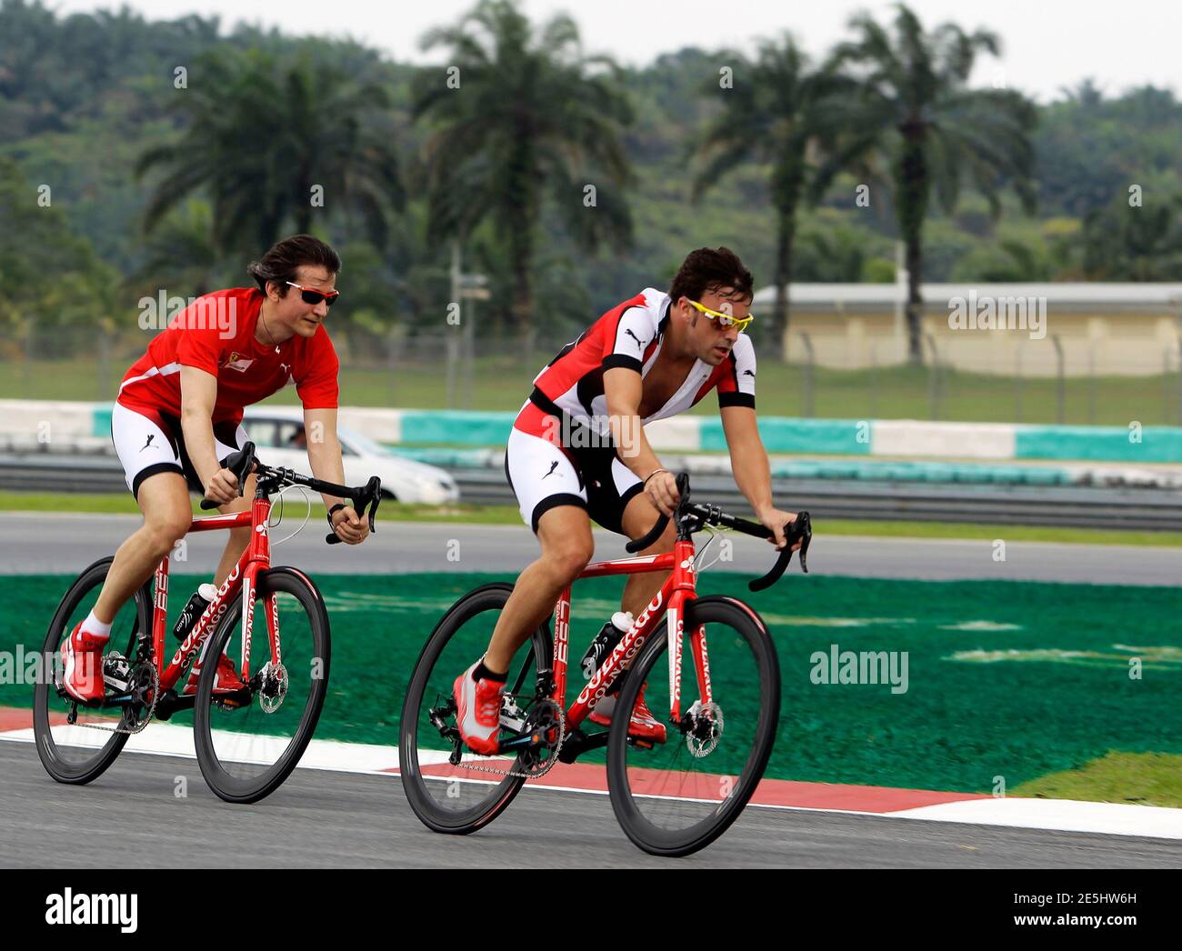 Racing bicycles motor hi-res stock photography and images - Alamy