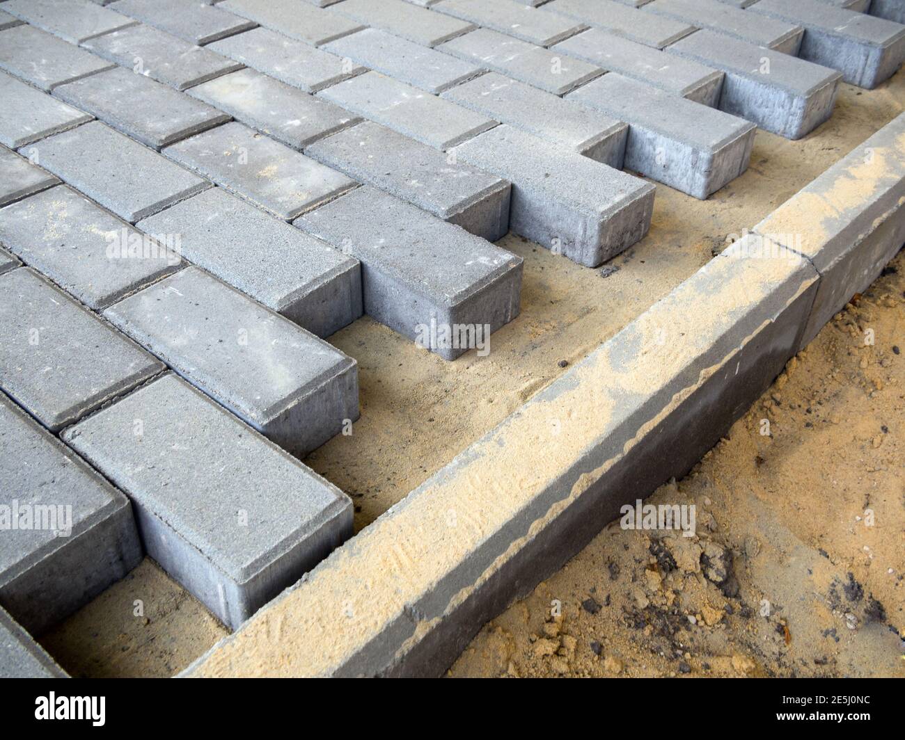 Laying curbs hi-res stock photography and images - Alamy