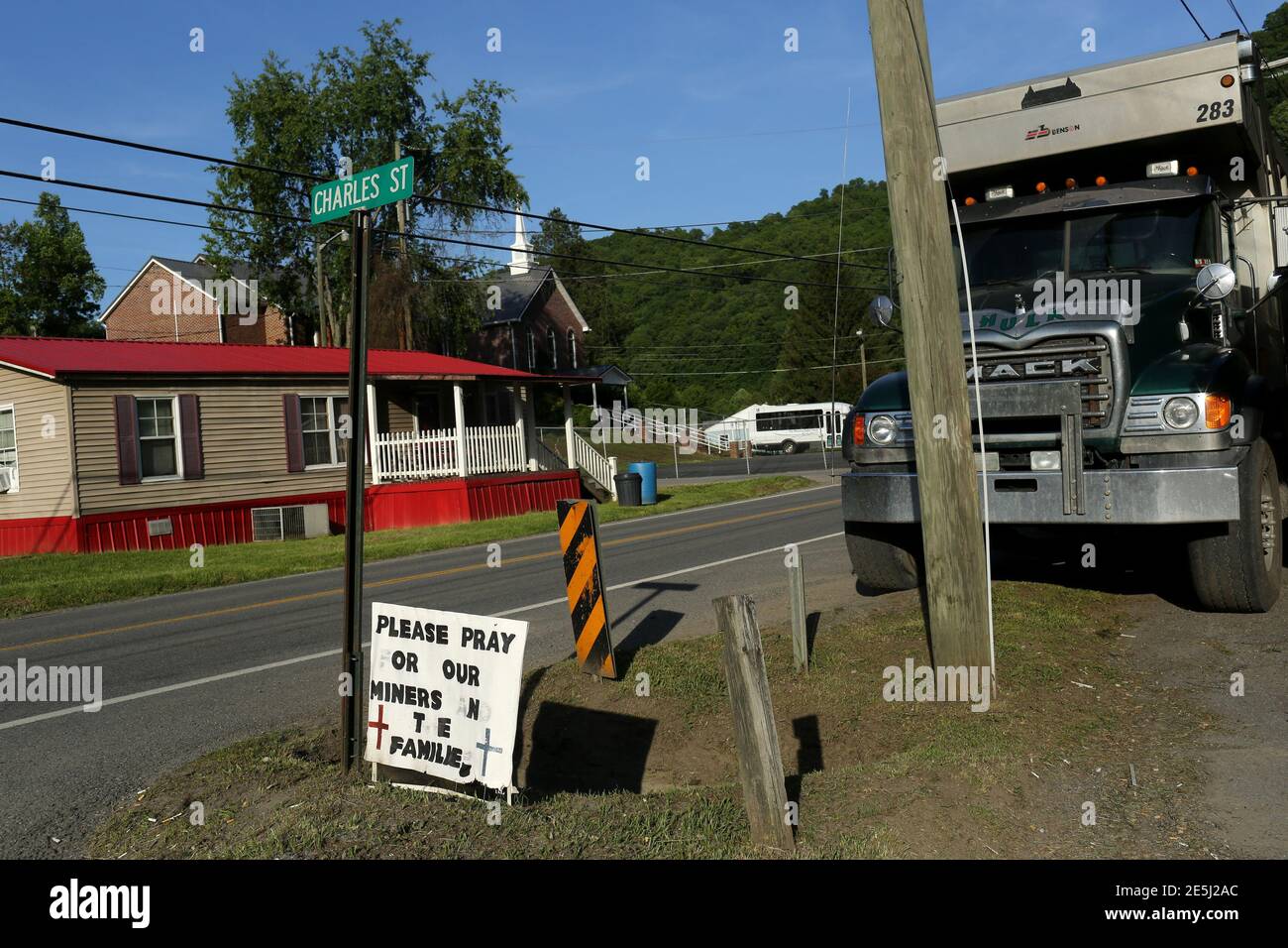 Coal letters hi-res stock photography and images - Alamy
