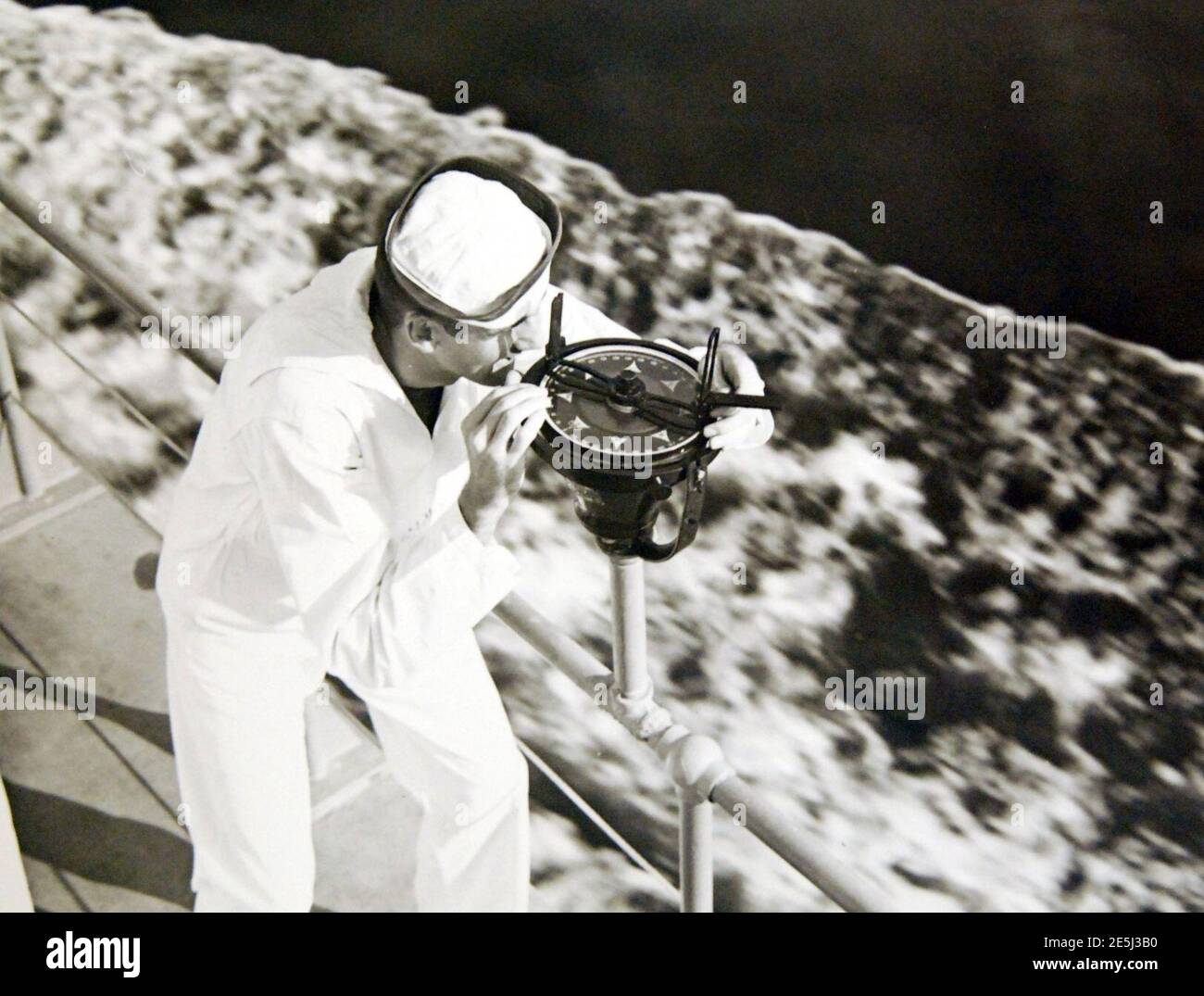 Navy 1942 hi-res stock photography and images - Alamy