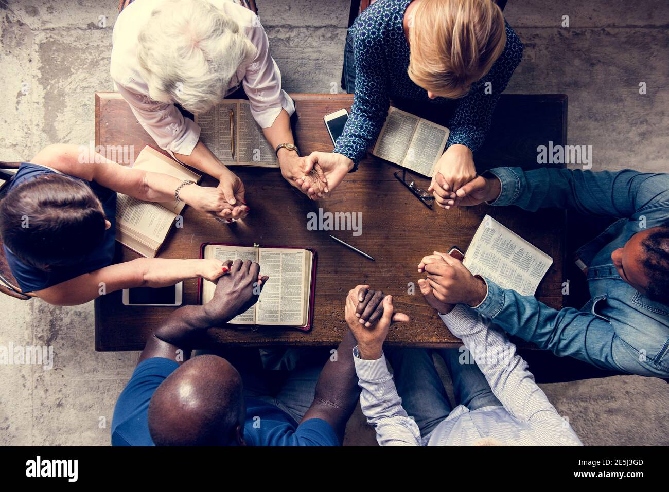 Diverse church community hi-res stock photography and images - Alamy