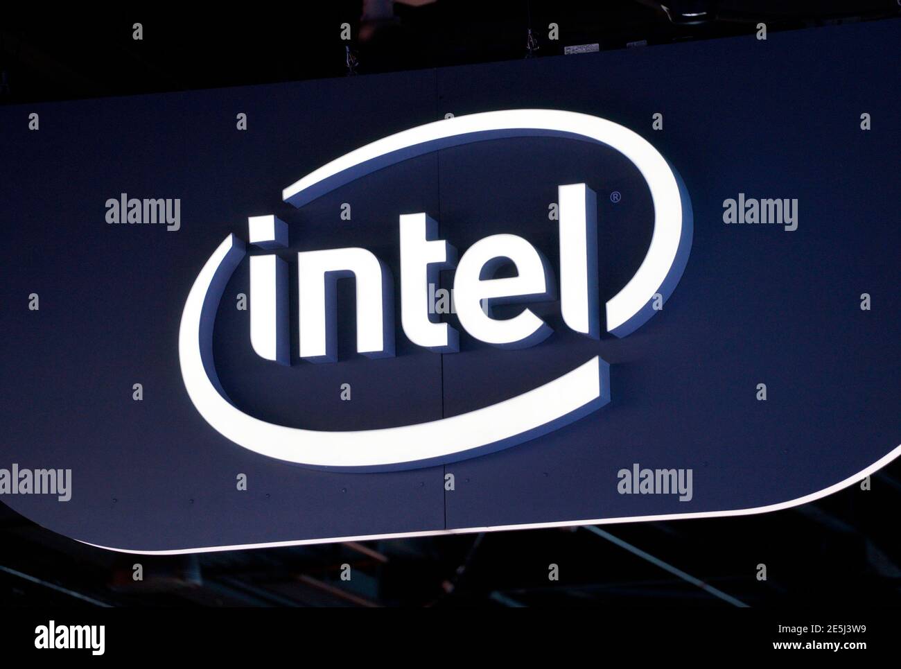 Hanging logo sign hi-res stock photography and images - Alamy