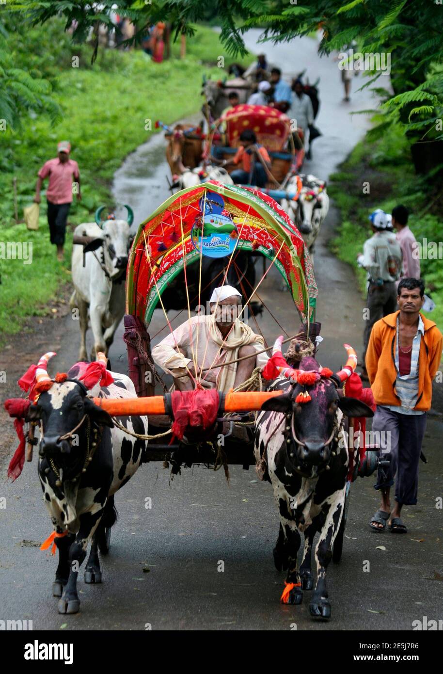 Saputara hill station hi-res stock photography and images - Alamy