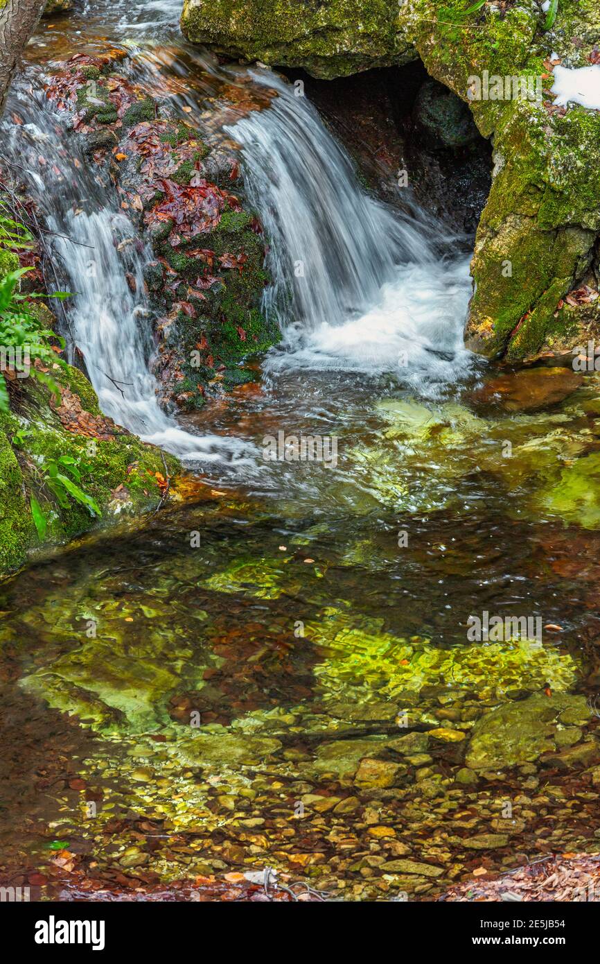 Small cave waterfall hi-res stock photography and images - Alamy