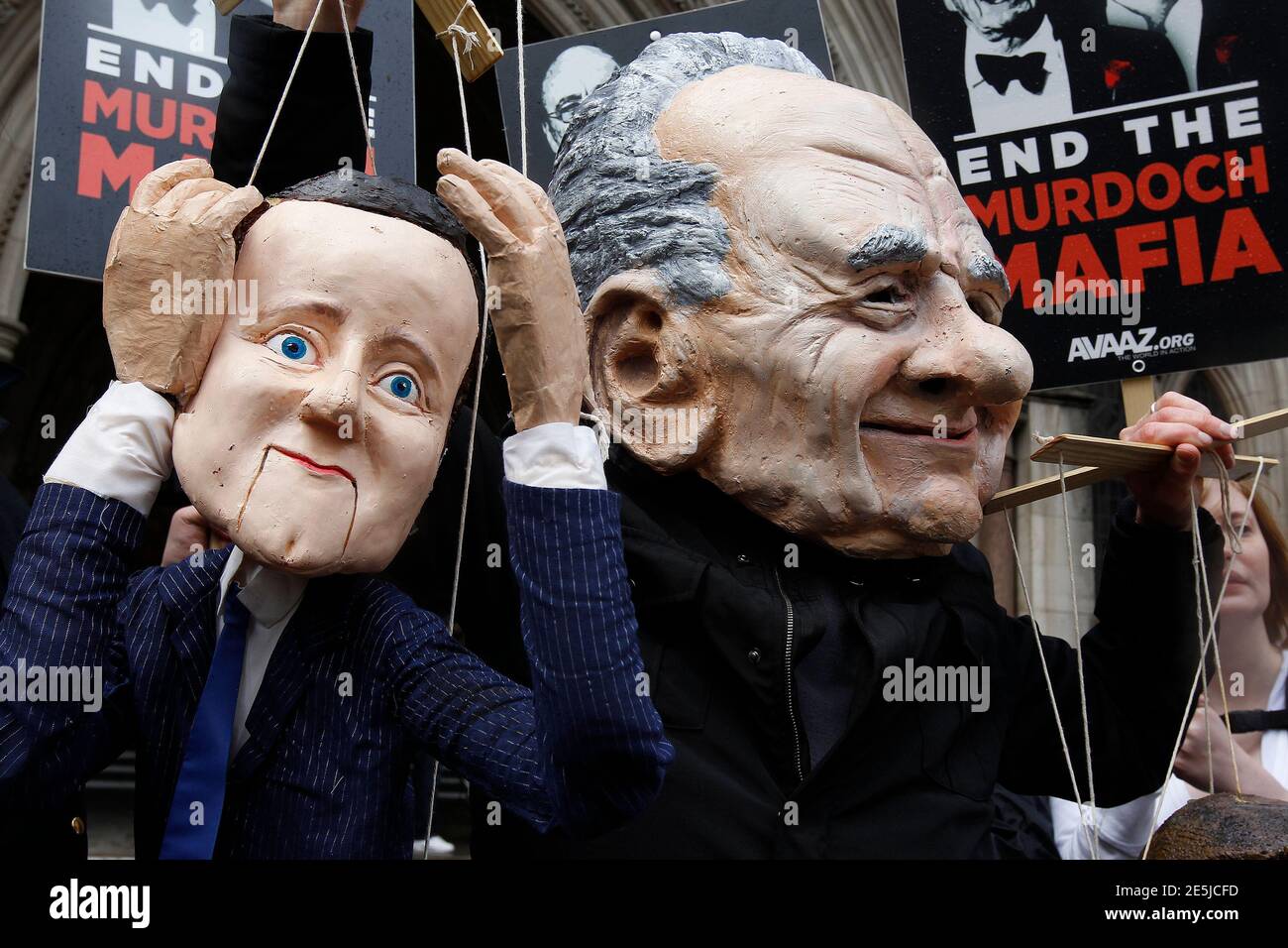 How to play puppet hi-res stock photography and images - Alamy