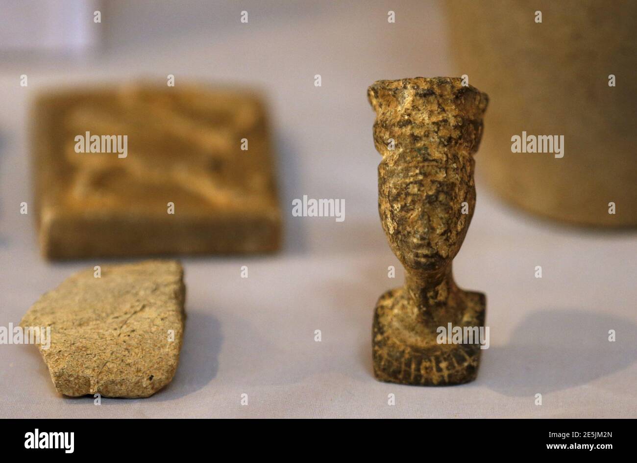 Vase from syria hi-res stock photography and images - Alamy