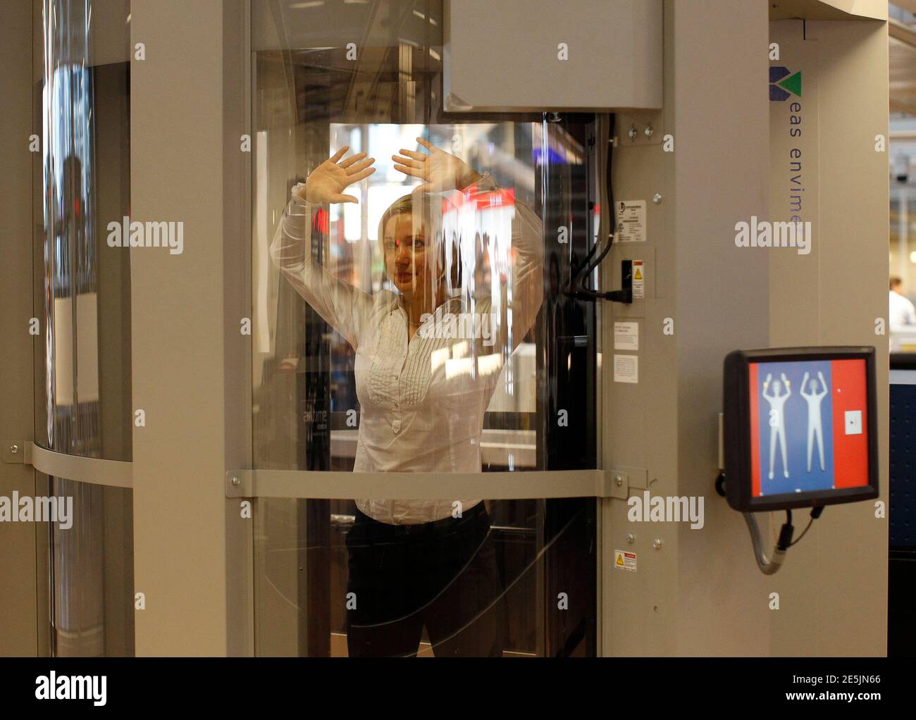 Full Body Scanner Airport High Resolution Stock Photography and Images ...