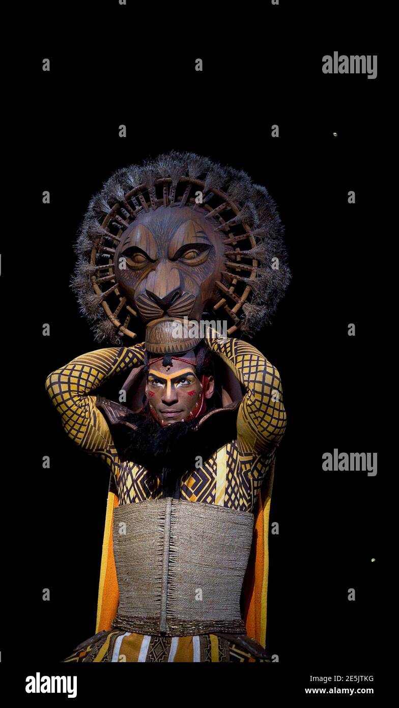 Mufasa mask hi-res stock photography and images - Alamy