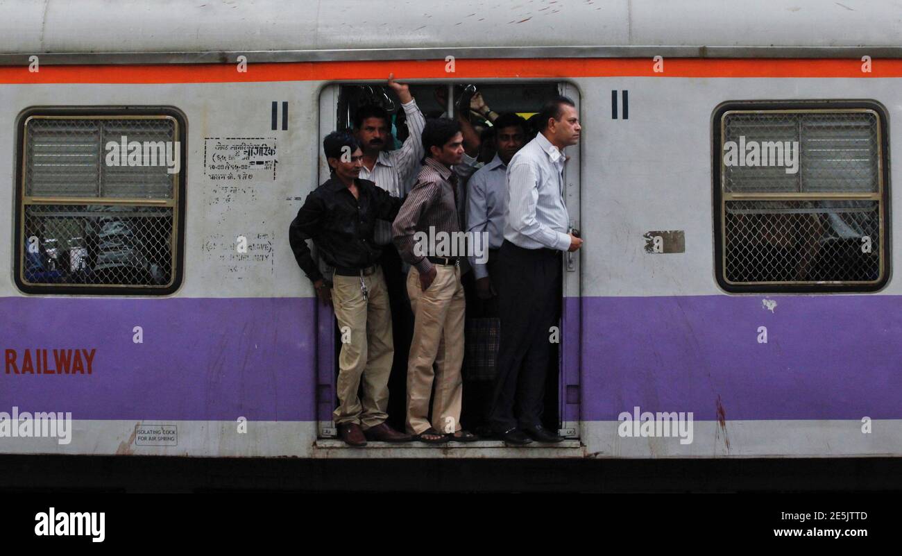 India train people on top hi-res stock photography and images - Alamy