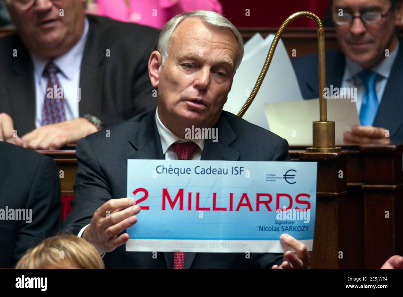 Fake Cheque High Resolution Stock Photography and Images - Alamy