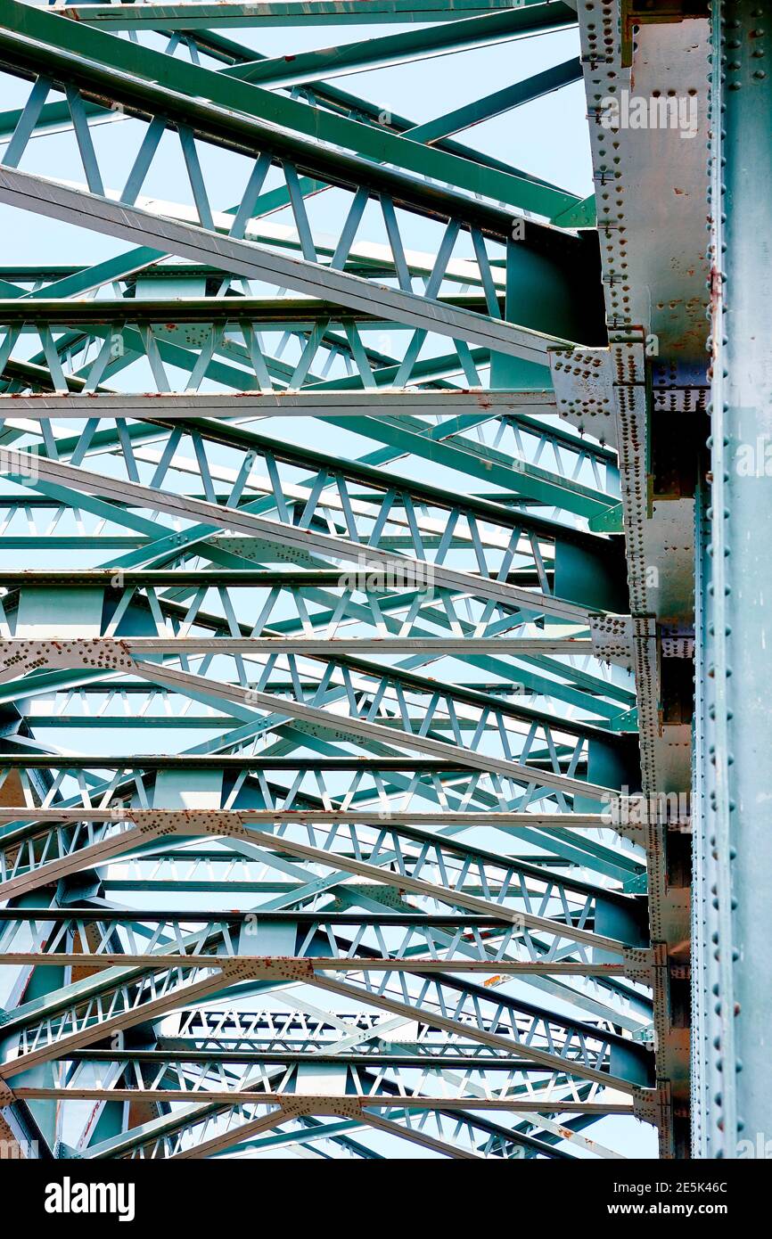 The iconic Tyne Bridge in Newcastle Upon Tyne, Tyneside, North East ...