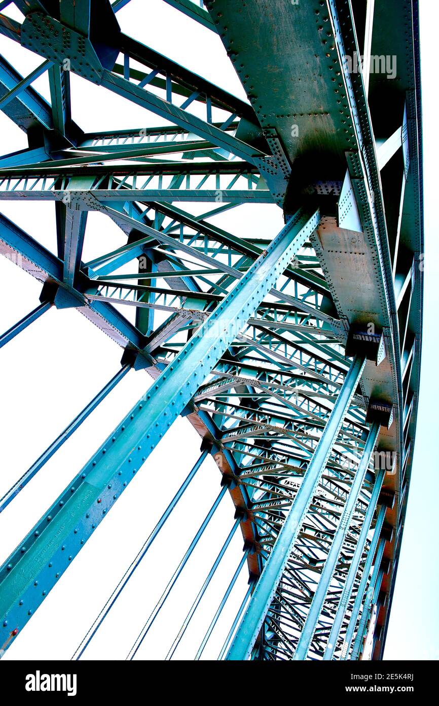 The iconic Tyne Bridge in Newcastle Upon Tyne, Tyneside, North East ...
