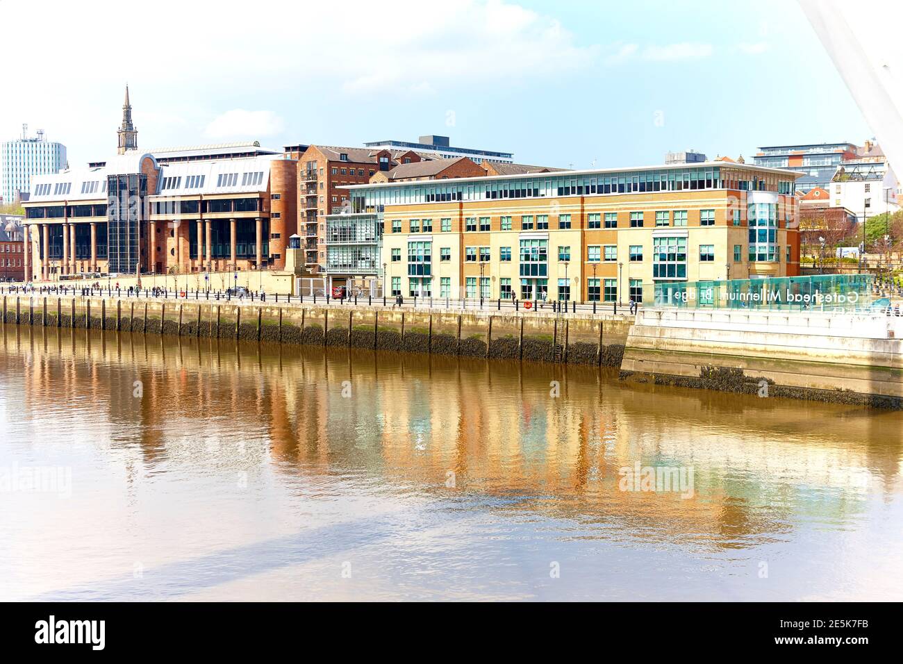 Riverside tyne buildings hi-res stock photography and images - Alamy
