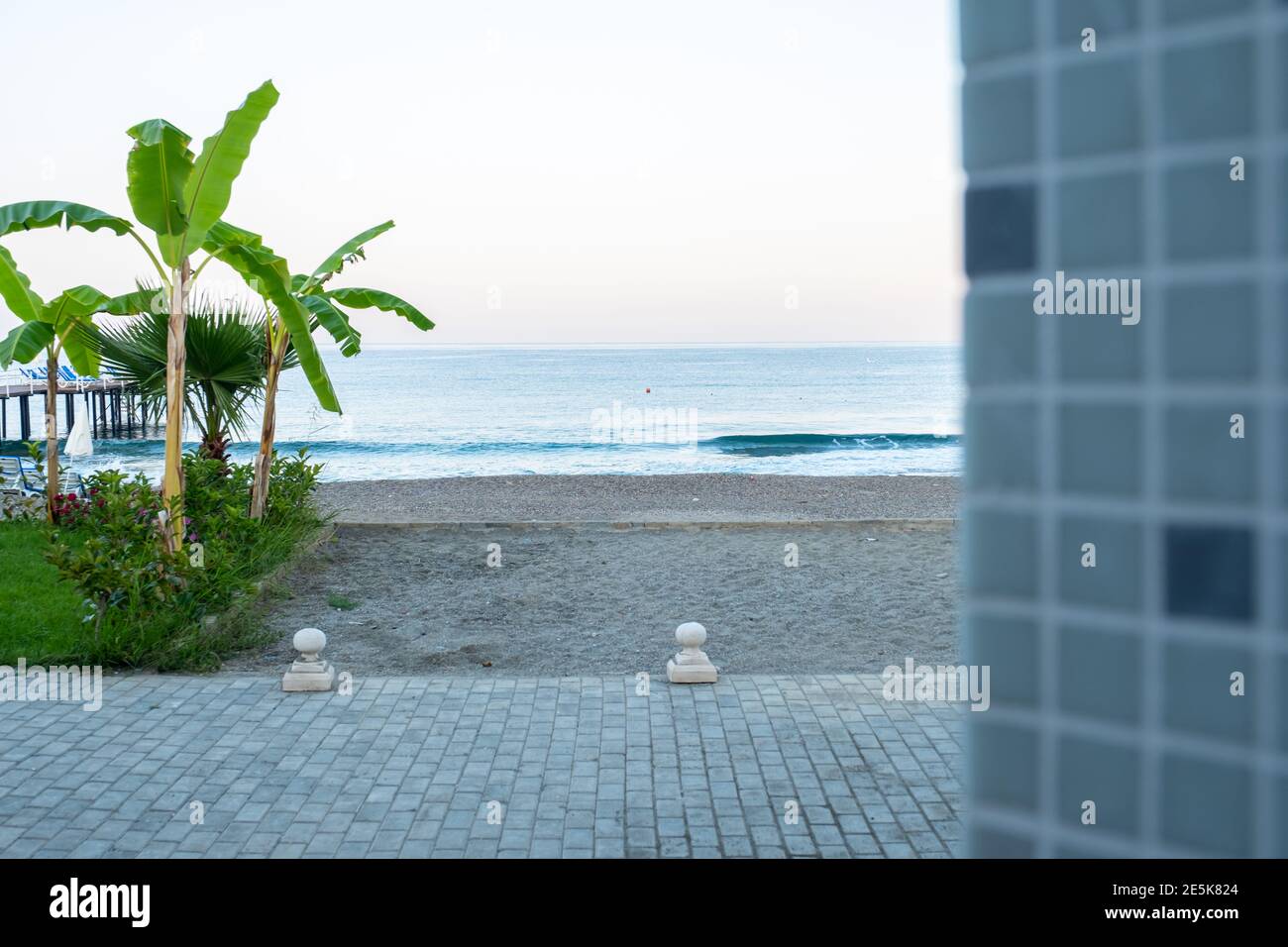Side view of the beach Stock Photo - Alamy
