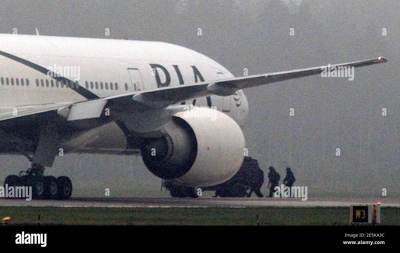 Flying police transport hi-res stock photography and images - Alamy