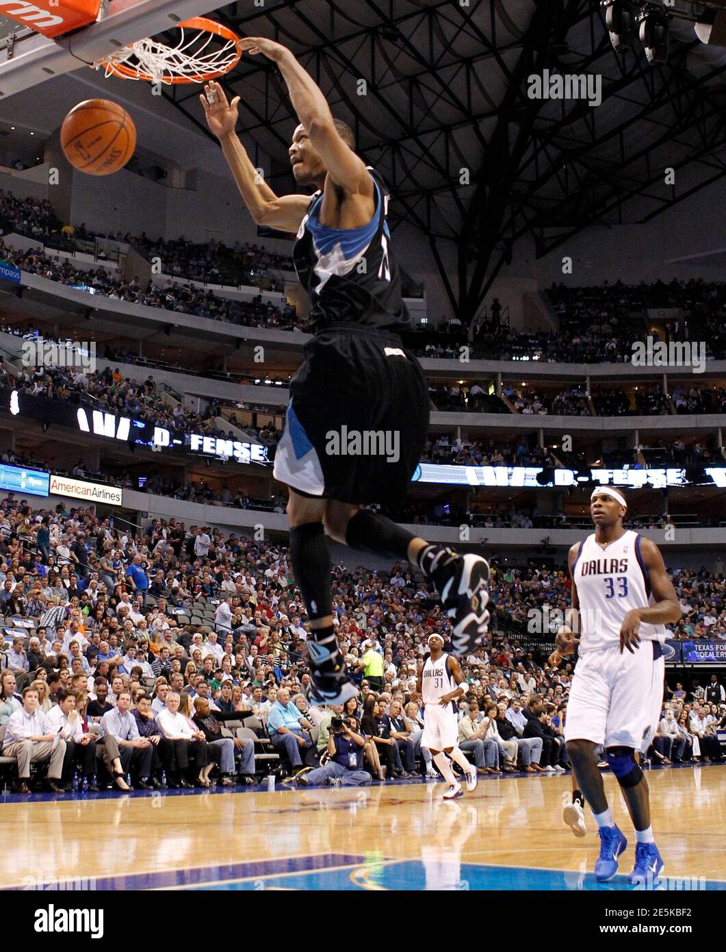 Dallas mavericks center brendan haywood hi-res stock photography and ...