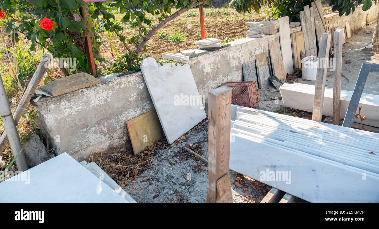 Workplace to crave the tombstone using marble and granite Stock Photo ...