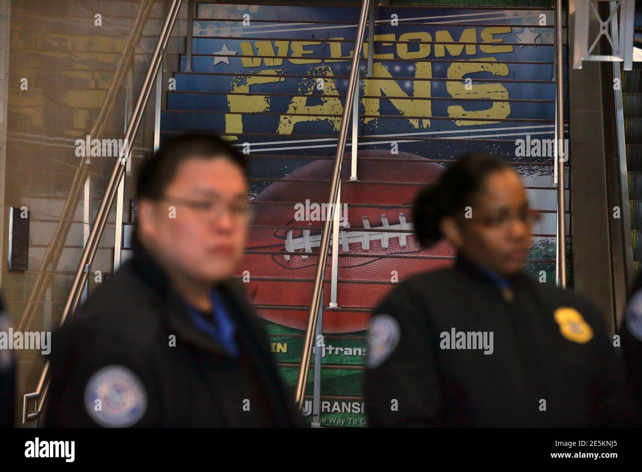 Tsa security bowl hi-res stock photography and images - Alamy