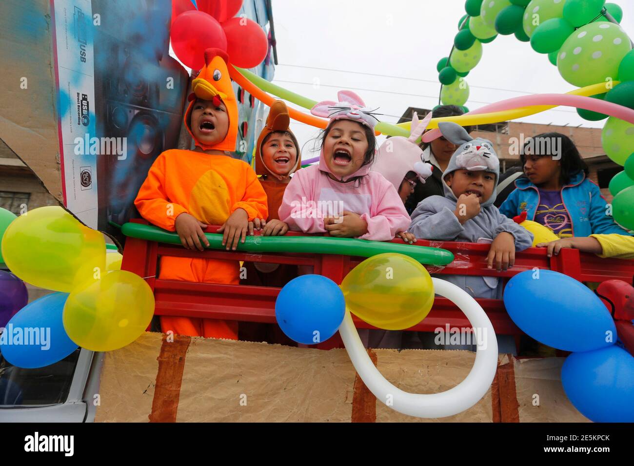 Children dressed as animals hi-res stock photography and images - Alamy