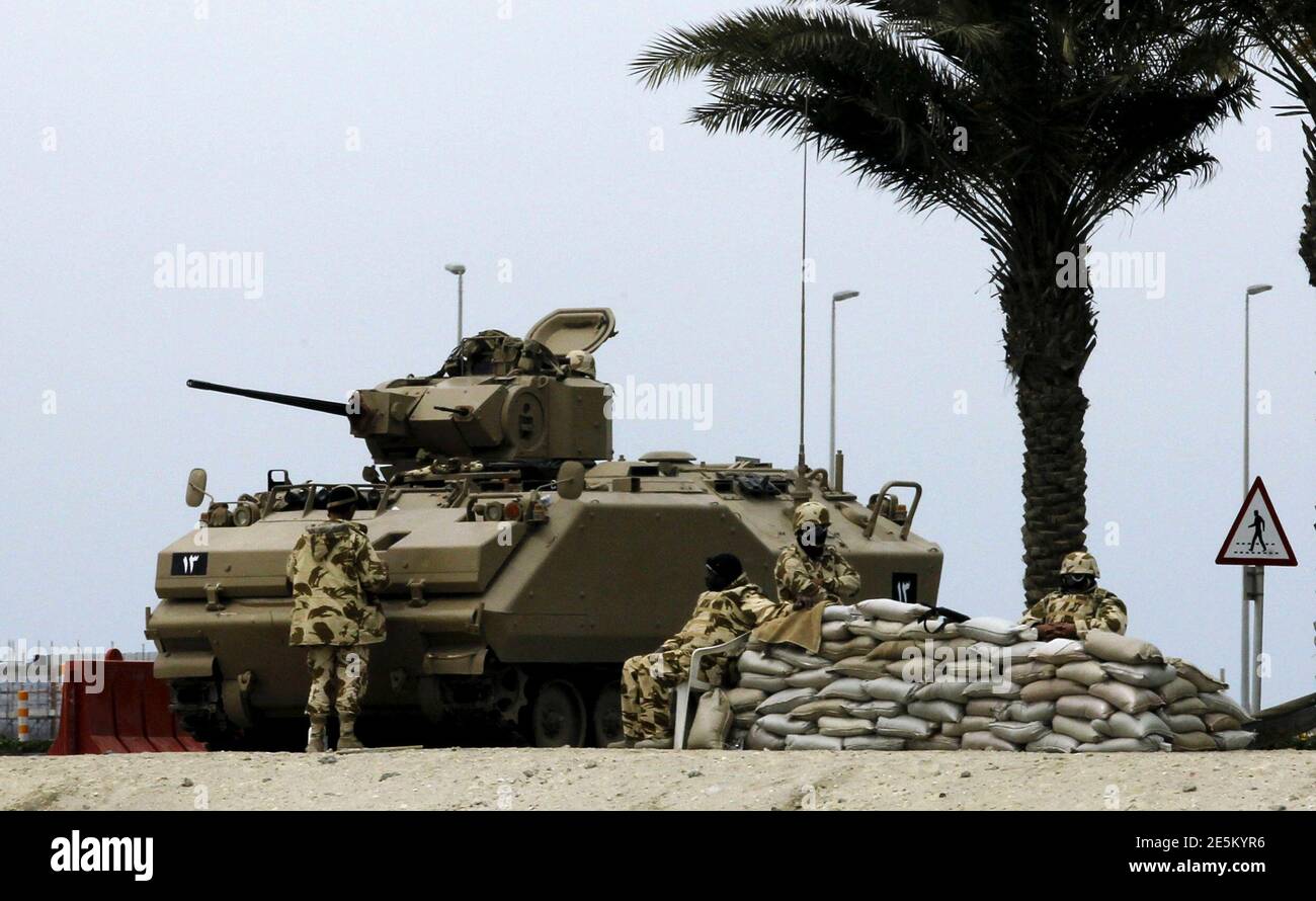 Pearl roundabout manama bahrain hi-res stock photography and images - Alamy