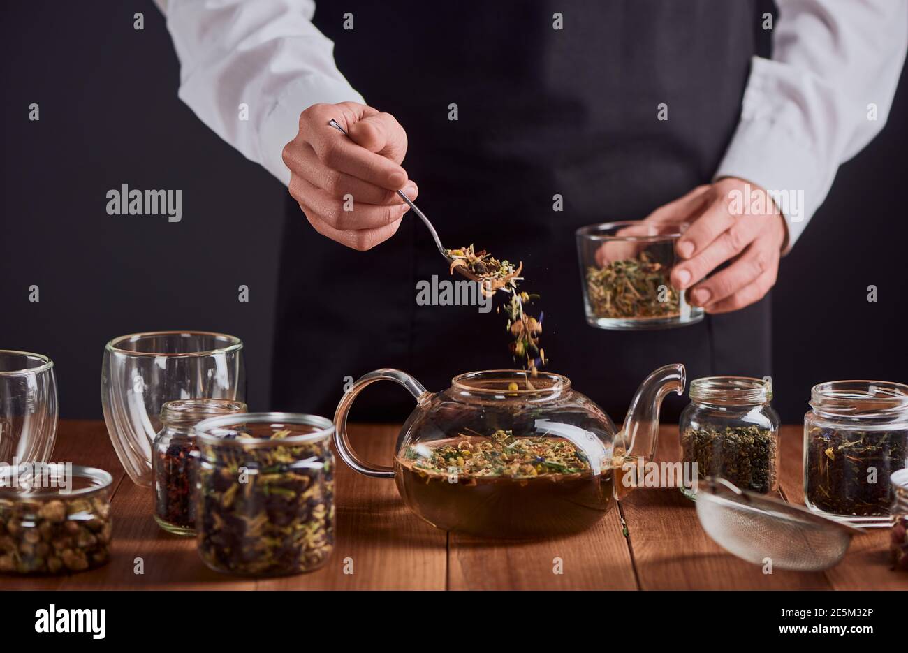 Pouring boiling water tea hi-res stock photography and images - Alamy