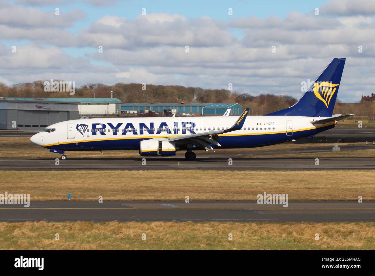 EI-DPC, a Boeing 737-8AS operated by budget airline Ryanair, at ...