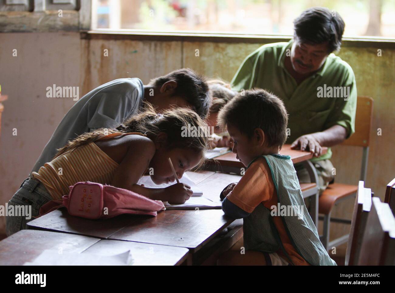 Paraguay children school hi-res stock photography and images - Alamy