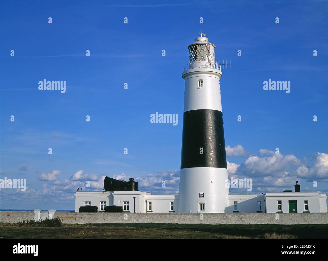 English channel coast lighthouse hi-res stock photography and images ...