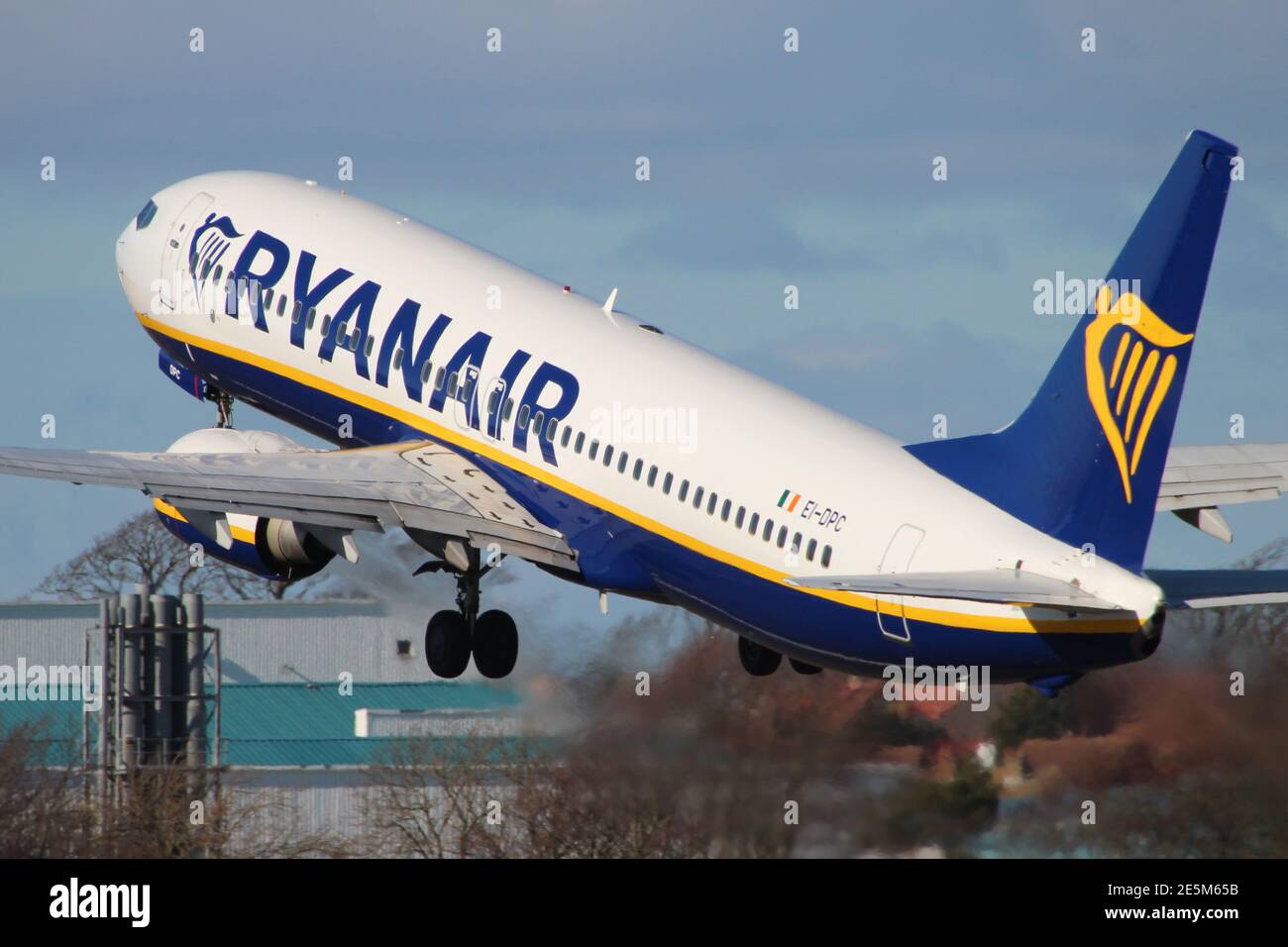 EI-DPC, a Boeing 737-8AS operated by budget airline Ryanair, at ...
