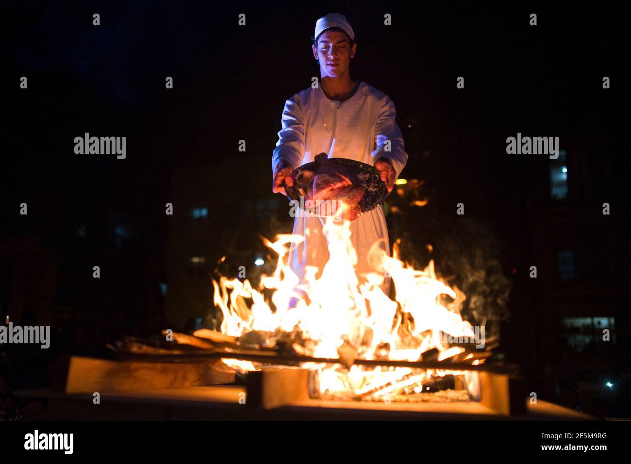 Ancient jewish priest hi-res stock photography and images - Alamy