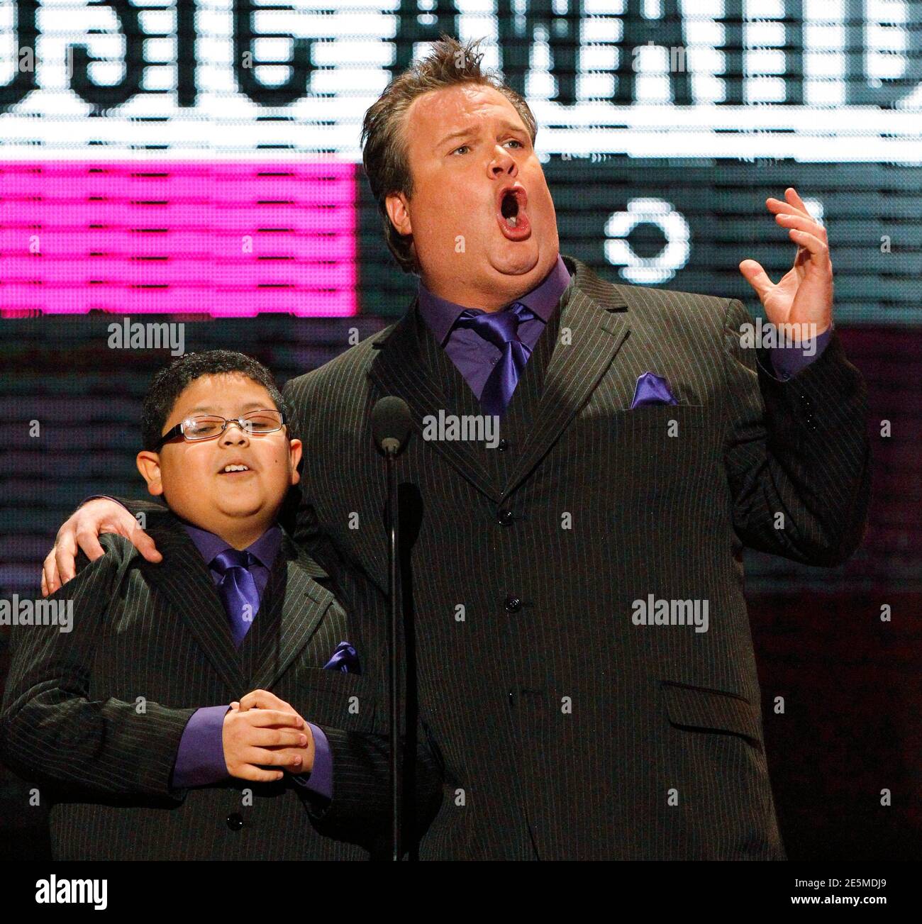 Modern Family Tv High Resolution Stock Photography and Images - Alamy